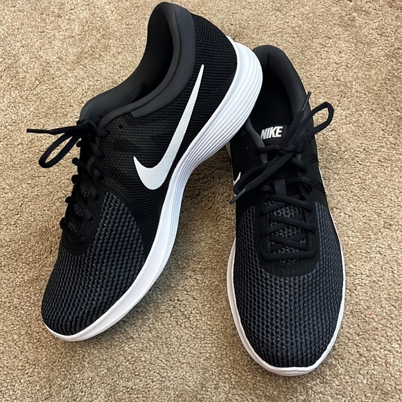 Nike | Shoes | Mens Nike Black Sneakers Running Shoes Size 3 Nwot ...